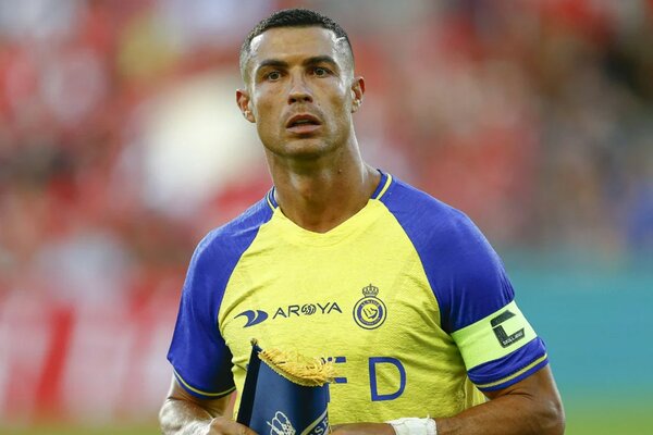 В Никосии арестован подозреваемый в краже футболки Криштиану Роналду ...